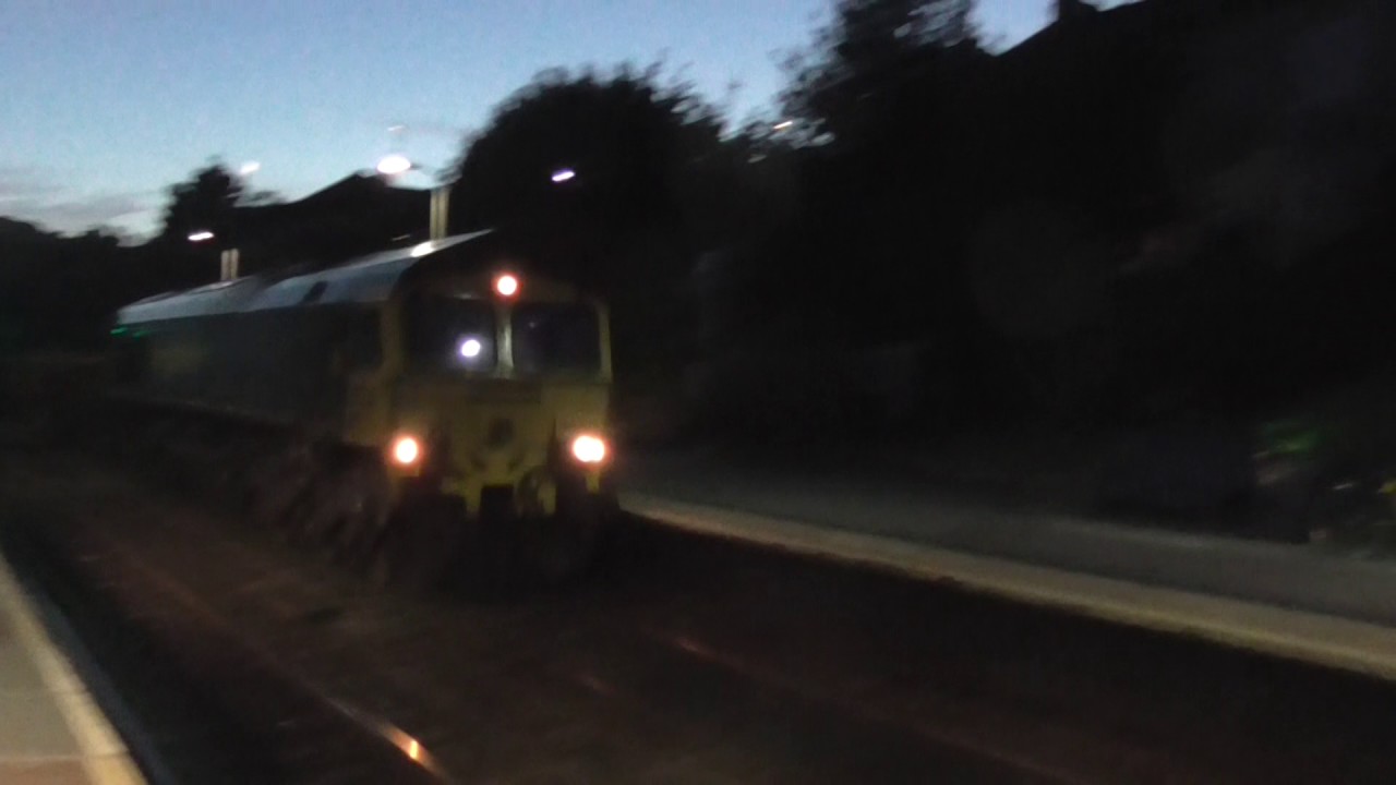 Freightliner Class 66's no's: 66513-66511 @ Oldfield Park {678L} 27/05 ...