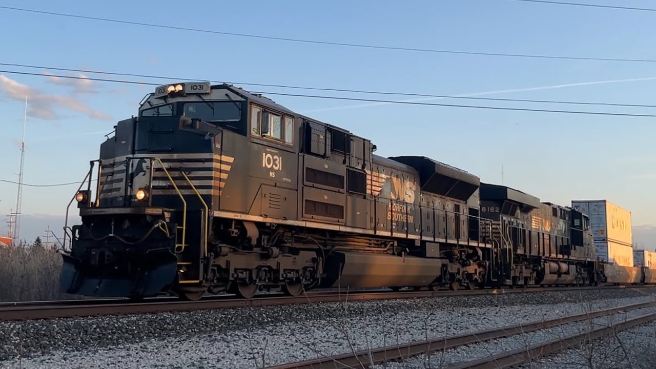 NS #’s 1031 (SD70ACe) & 8182 (ES44AC) lead NS 273 north through Trenton, MI, Horn Salute! (4/14 ...