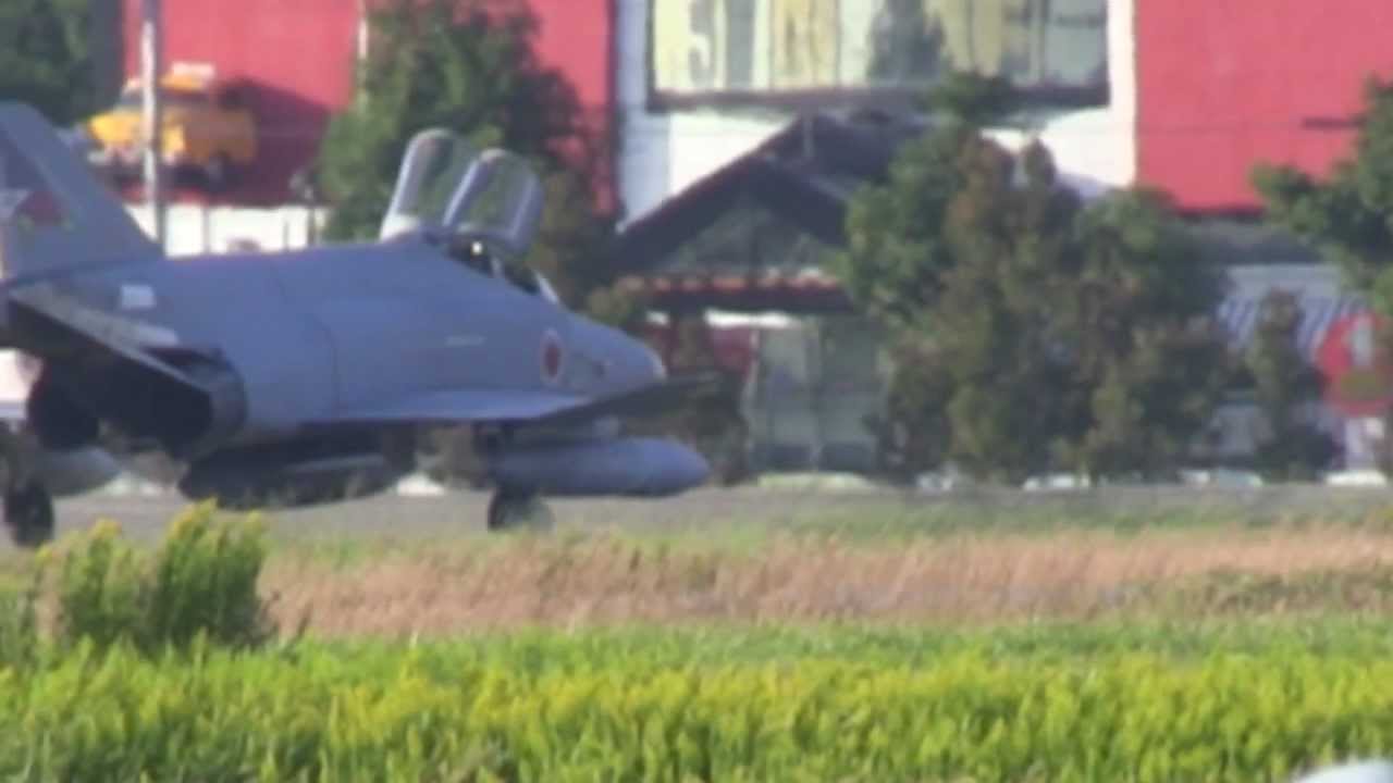 2011 F-4 Phantom Take off ＠HAMAMATSU A.B - YouTube