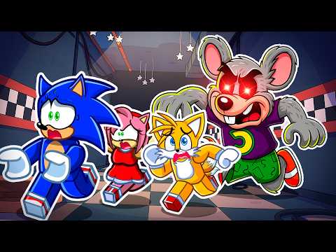 Escape CHUCK E CHEESE In Roblox With MY FRIENDS!