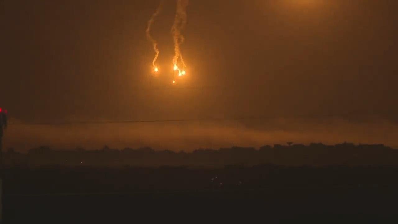 Flares illuminate sky over Gaza Strip after day of resumed fighting in ...