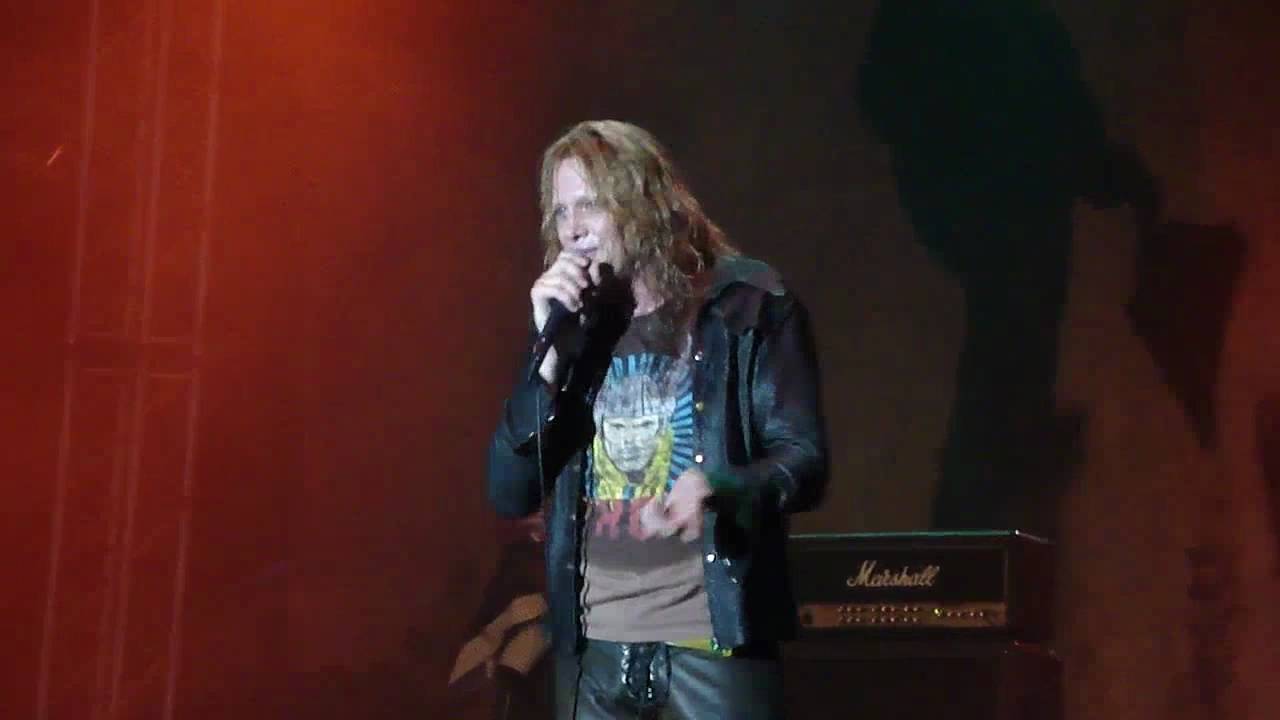 Sebastian Bach singing "Små grodorna" in Mohed, Sweden July 10th 2010 ...