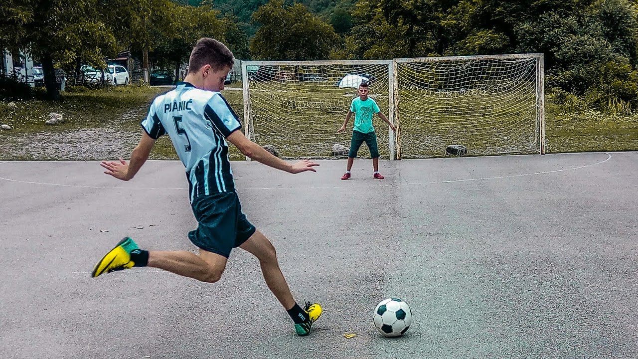 ULTIMATE FOOTBALL CHALLENGE ! - YouTube