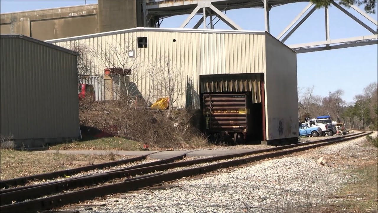 “Abandoned” railcar - Gallo customer rail siding - Sagamore, MA ...