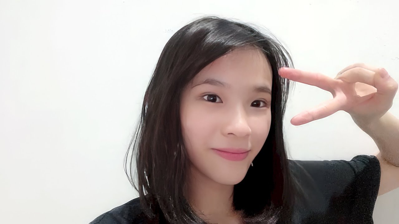 Live SHOWROOM Lyn JKT48, 11 Agustus 2023, 16.46 WIB - YouTube