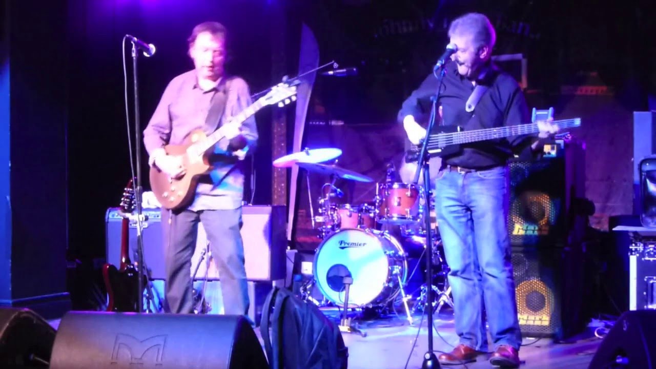 Johnny Fean Band - Dearg Doom LIVE! - YouTube