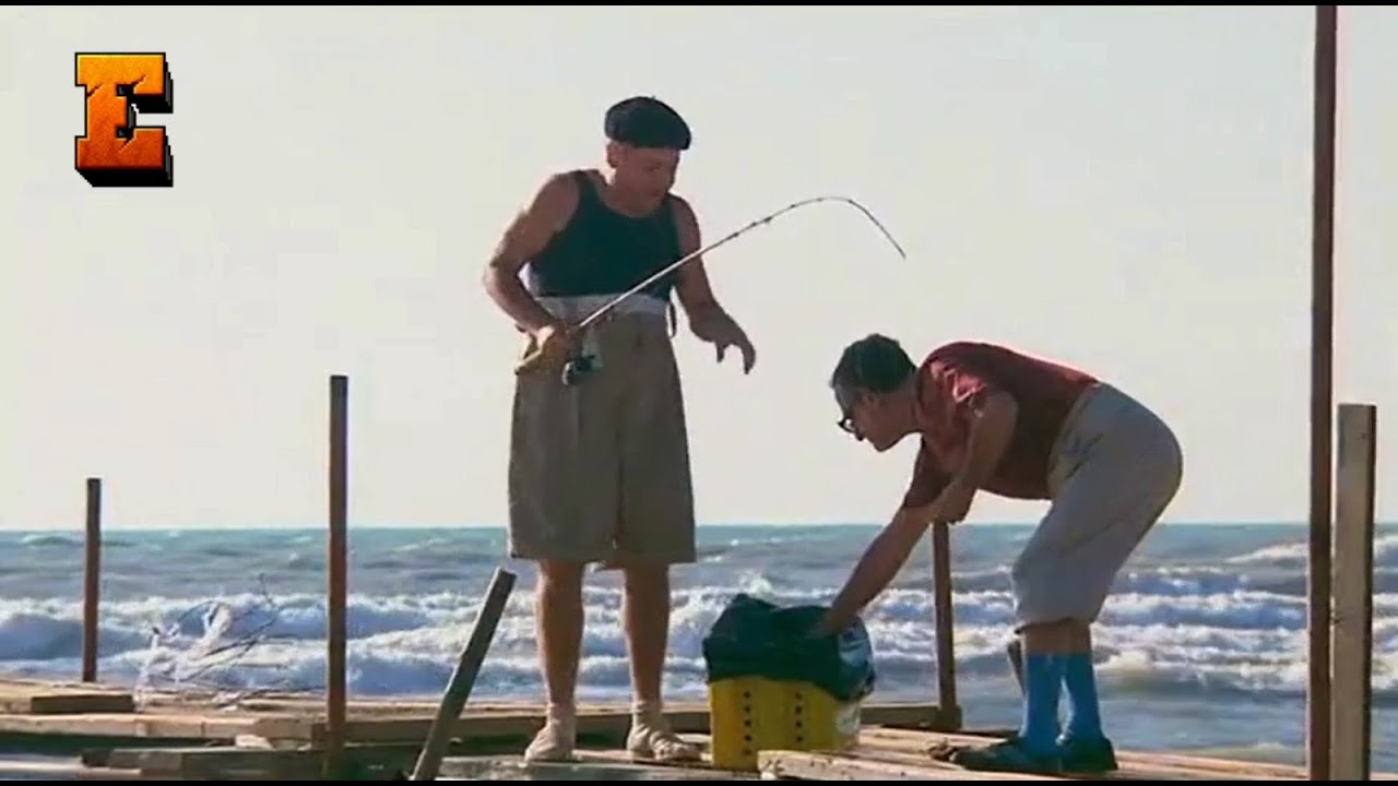 Fantozzi e la Pesca Miracolosa di Pesce Ratto con Filini 😅 - YouTube