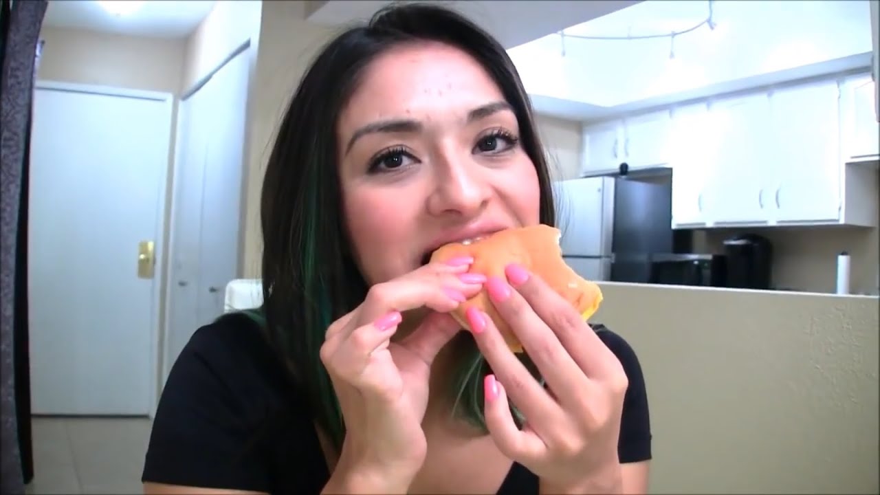 Latina belly stuffing - YouTube