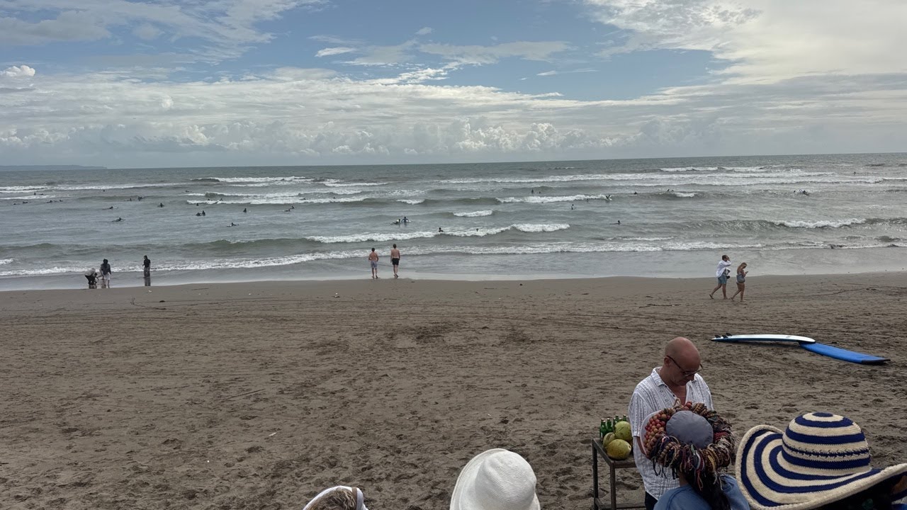 Ompit di Pantai Canggu Bali - YouTube