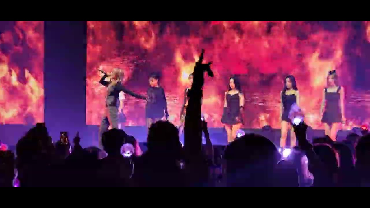 Dreamcatcher (드림캐쳐) - Scream ft. Somnias (audio back on) | pt. 2 (Luck ...