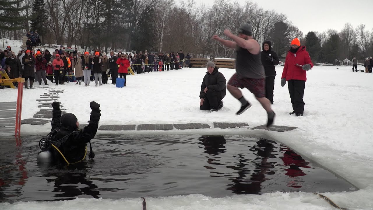 Gravenhurst was a busy place during the winter carnival! - YouTube