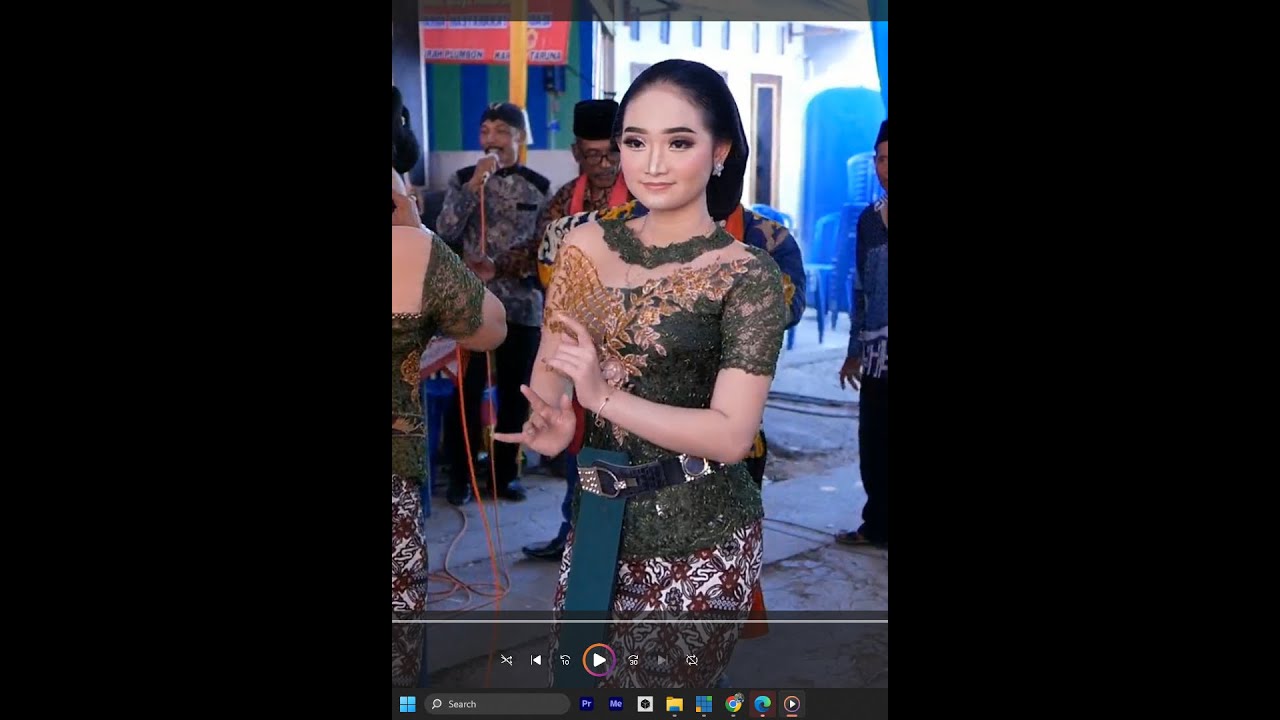 BEST TAYUB SRAGEN TRADITIONAL DANCE OF CENTRAL JAVA - YouTube