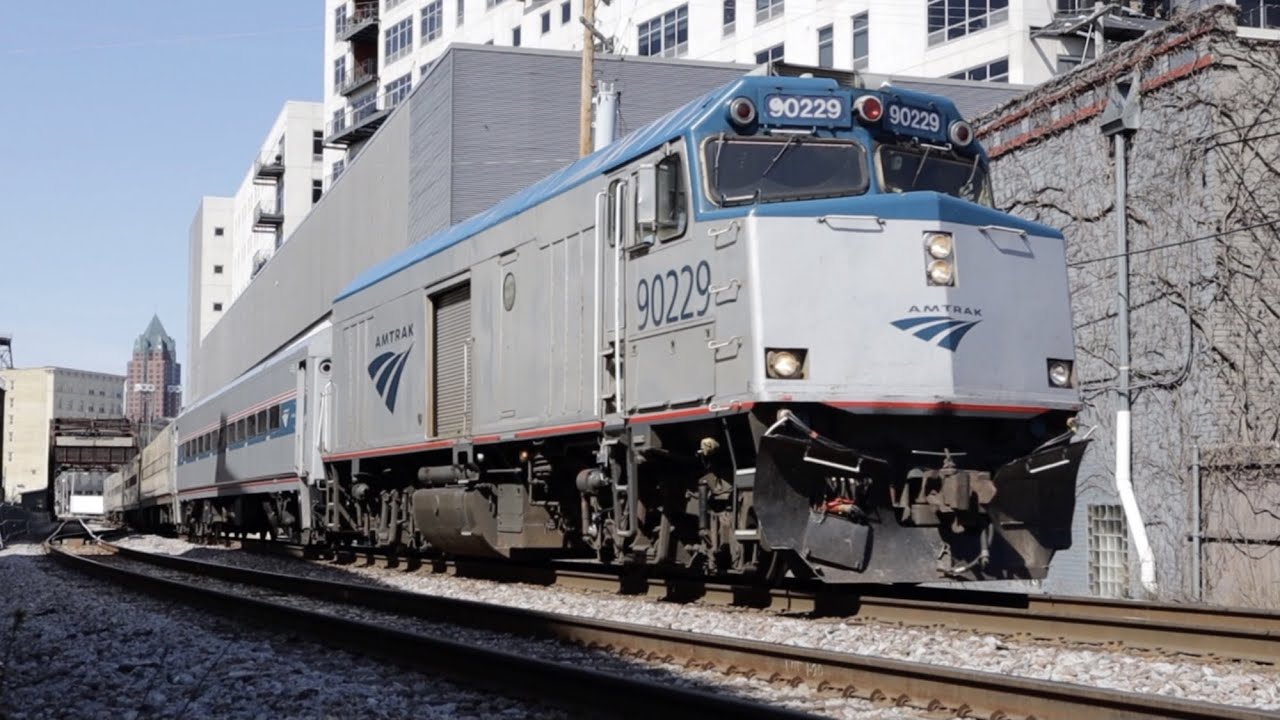 Amtrak Cabbage Leading 338 Out of Milwaukee - YouTube