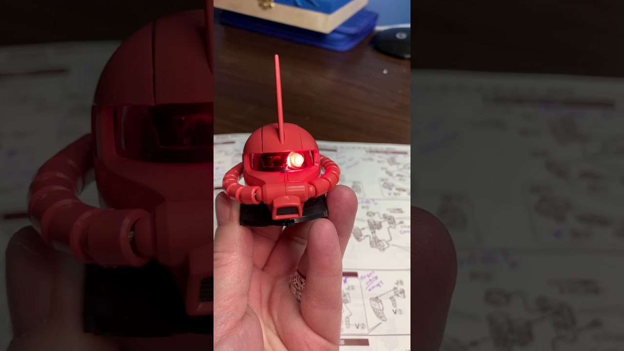 Perfect Grade PF Char Zaku 2 head with working mono eye light - YouTube