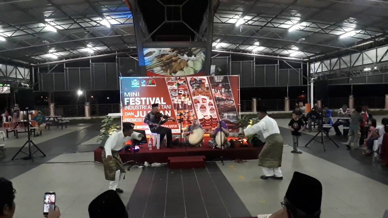 bertandak dua bersaudara dari kampung telaga air - YouTube