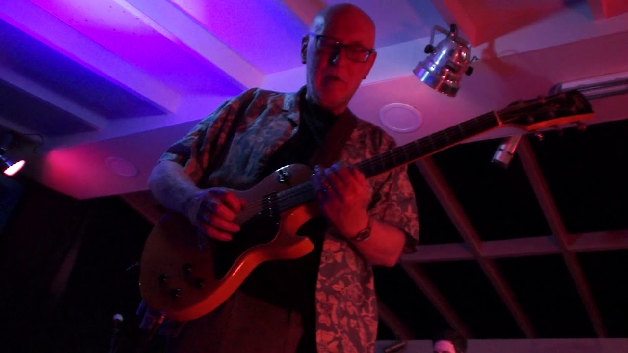 Pete Harris Blues Band - Crazy 'bout an Automobile - YouTube