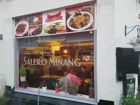 Rumah Makan Salero Minang di Belanda - YouTube