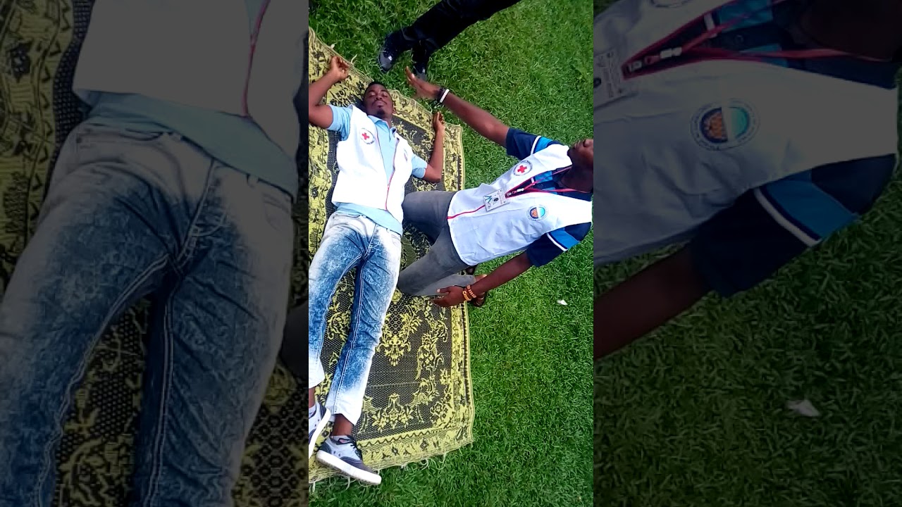 Comment mettre une victime en PLS(Position latérale de sécurité) - YouTube