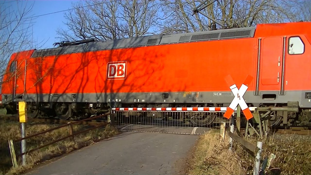 Bahnübergang Südbrookmerland (Abelitz) // German Railroad crossing ...