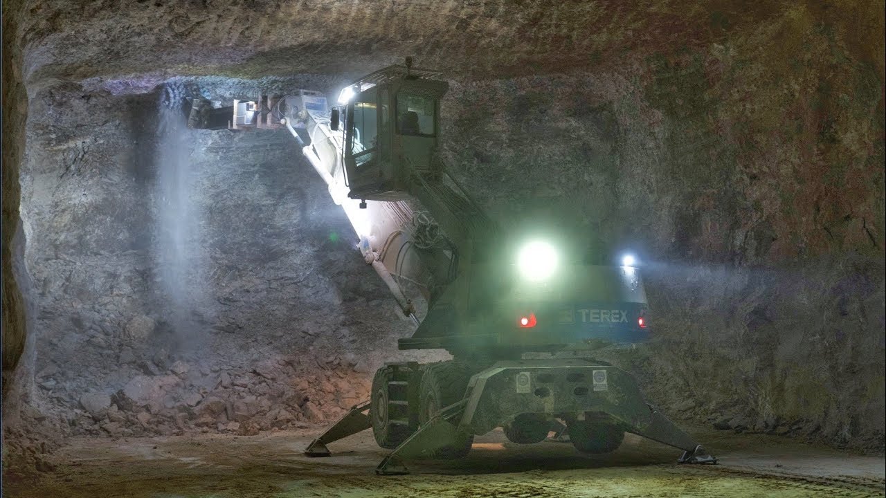 1000 foot Underground in a Salt Mine - YouTube