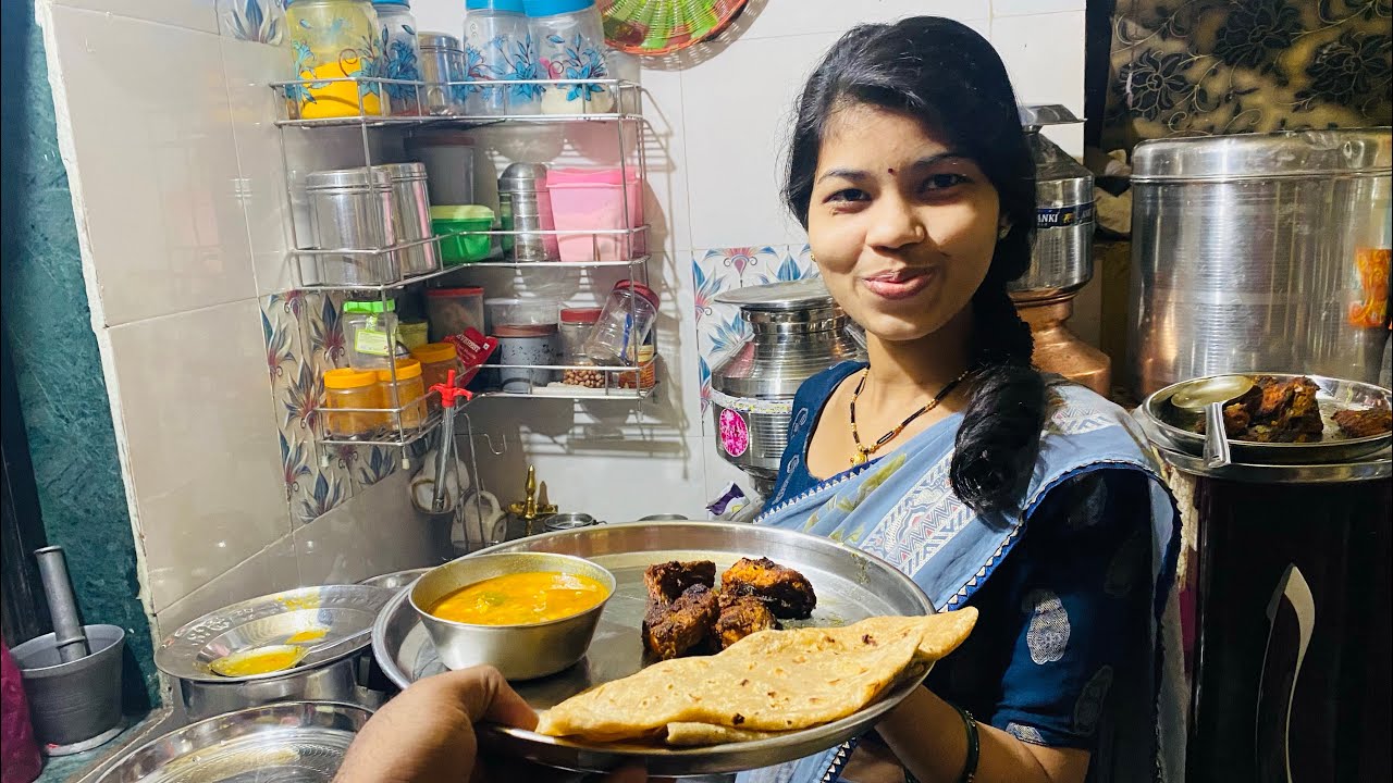 आज अक्का दिवस घरीच गेला 🙈👈 (Harish and Gayatri) - YouTube