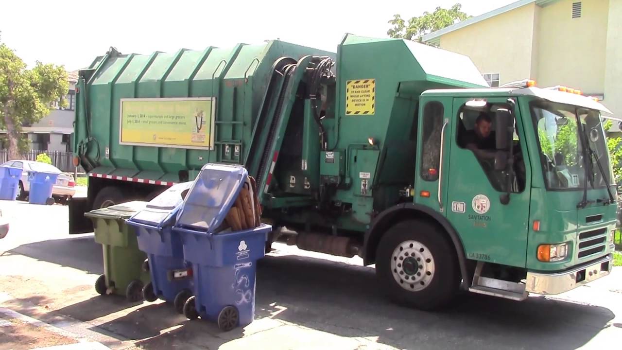 L.A. City - Condor Amrep Octo ASL on Recycle (36885) - YouTube