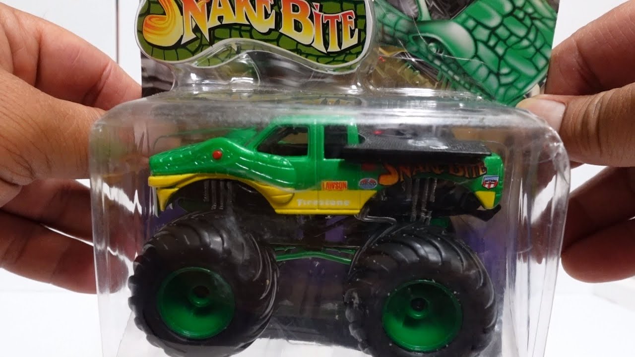 RARE MUSCLE MACHINES SNAKE BITE MONSTER TRUCK - YouTube