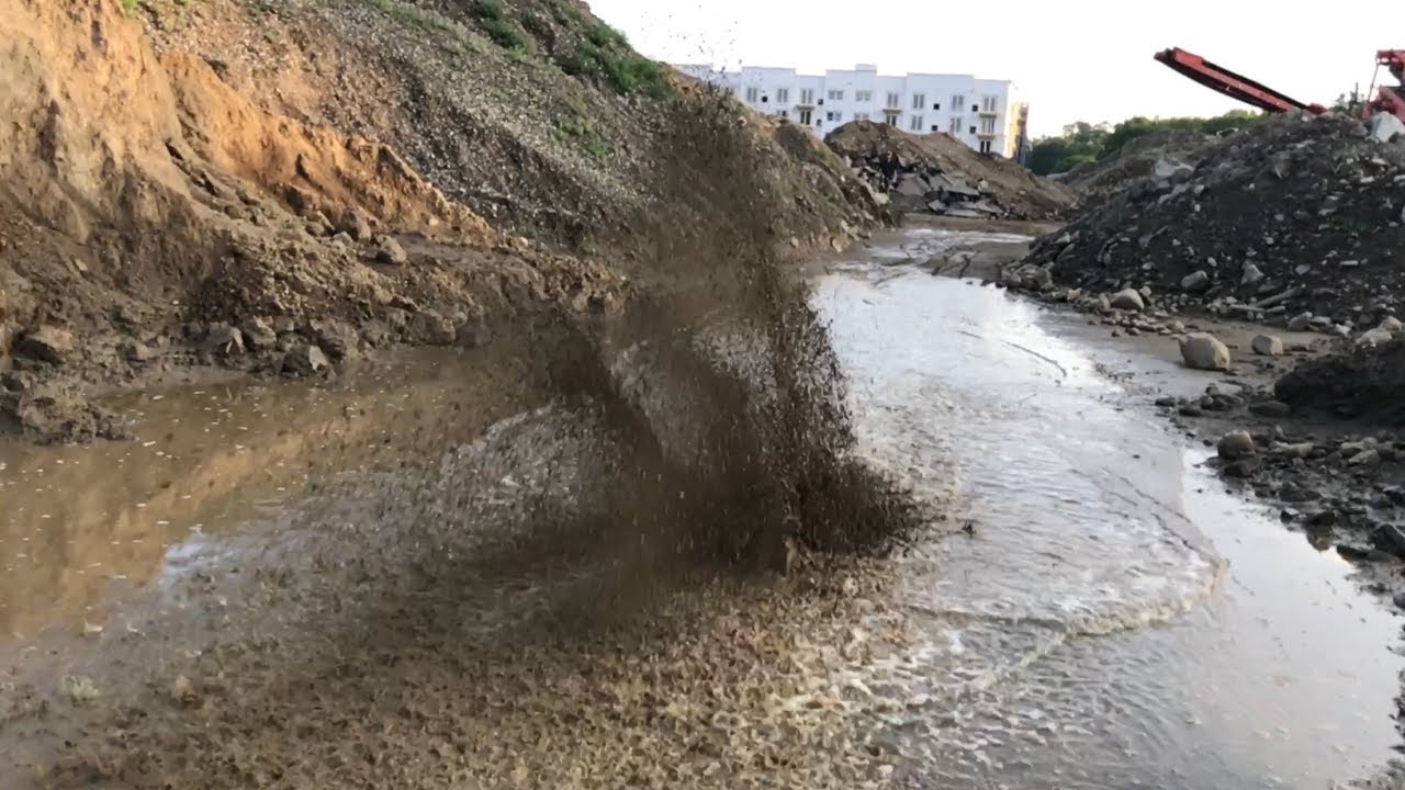XMAXX THE MUD SLINGER! - YouTube