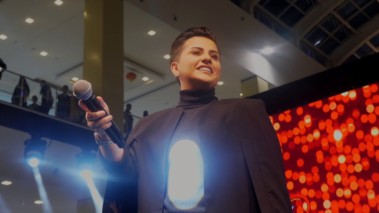 Shamma Hamdan Live at Dragon Mart 2 - YouTube