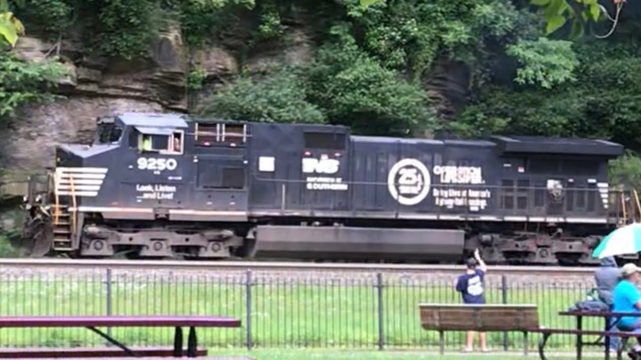 NS 9250 Operation Lifesaver meets NS Manifest at Horseshoe Curve ...