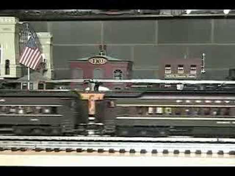 MTH Premier PRR FF1 and FF2 O-Gauge Electric Locomotives - YouTube