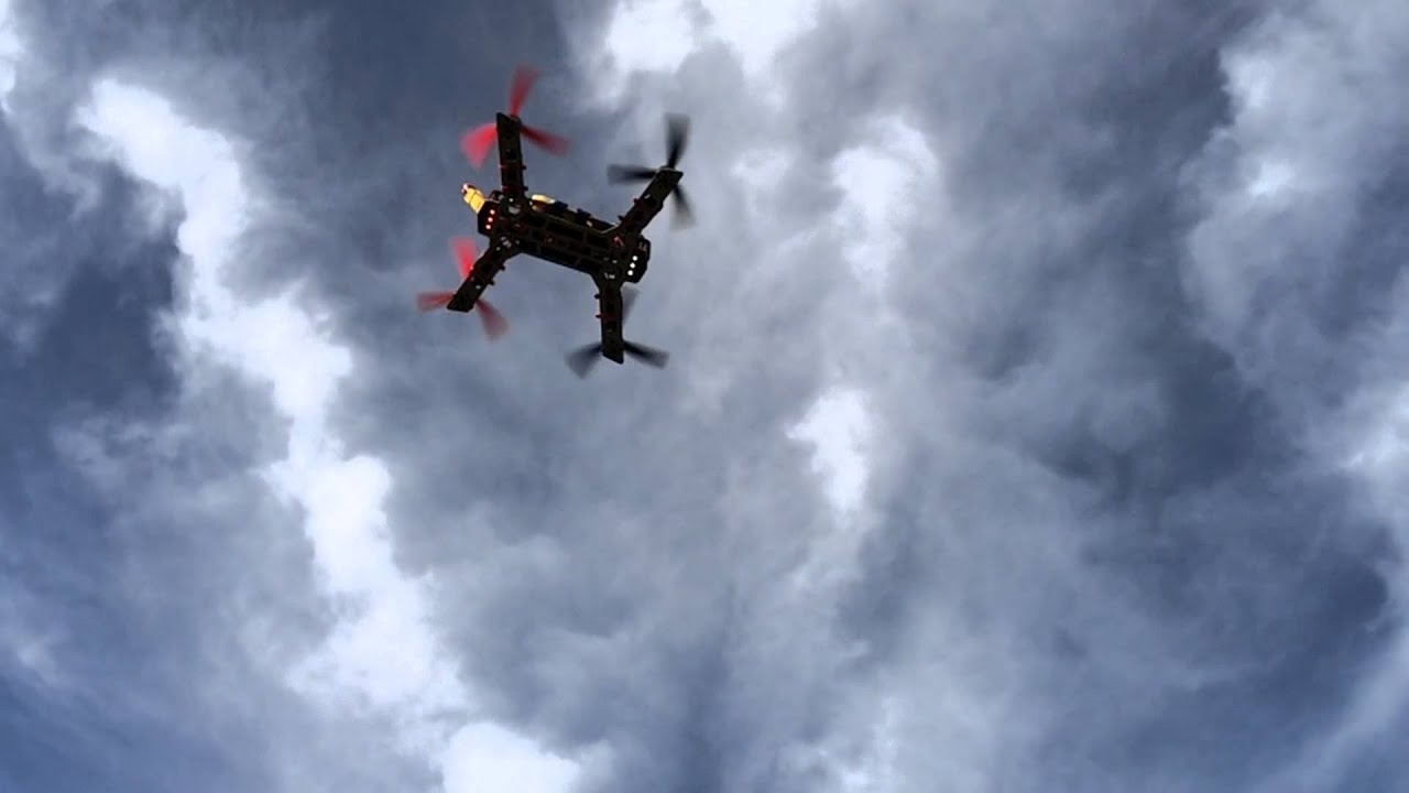 RACE DRONE TRICKS - YouTube