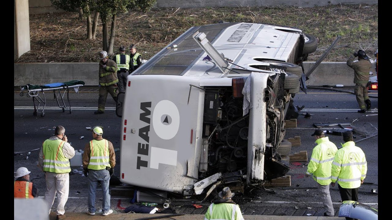 TEAM 10 BUS CRASHED VIDEO - YouTube