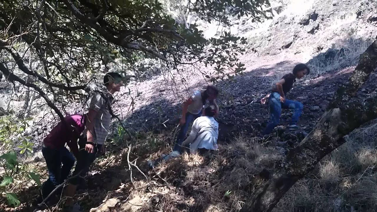 en el crater VOLCAN EL JORULLO telesecundaria mata de platano - YouTube