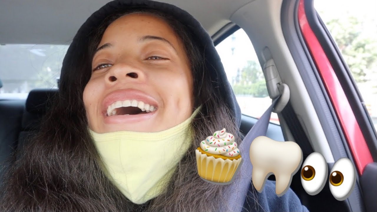 TOOTHPASTE ON CUPCAKES PRANK😂🧁 - YouTube