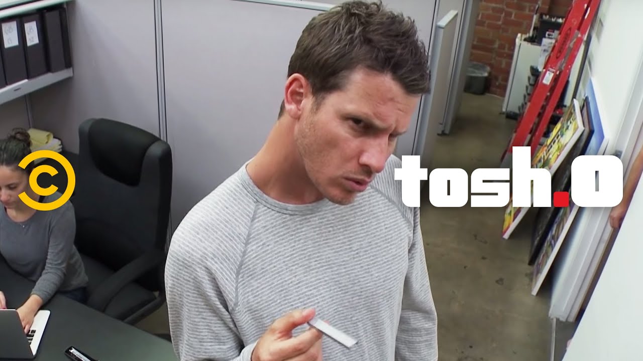 Tosh.0 - Tosh Is Better Than You - No Look Throws - YouTube
