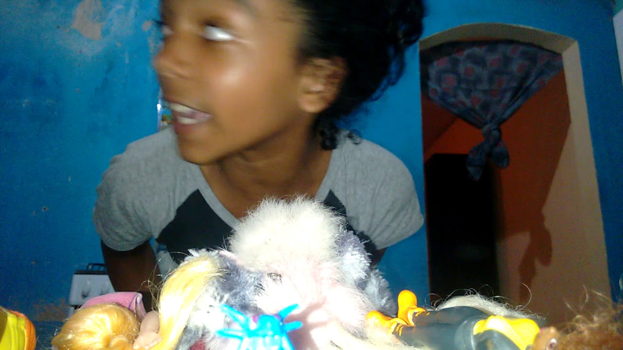 Os bunecos é as bonecas - YouTube