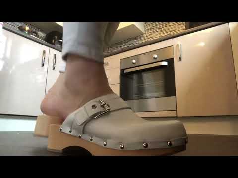 Chelle's Morning Ritual: Tommy Jeans, Gizelles, and Barefoot Stretching ASMR