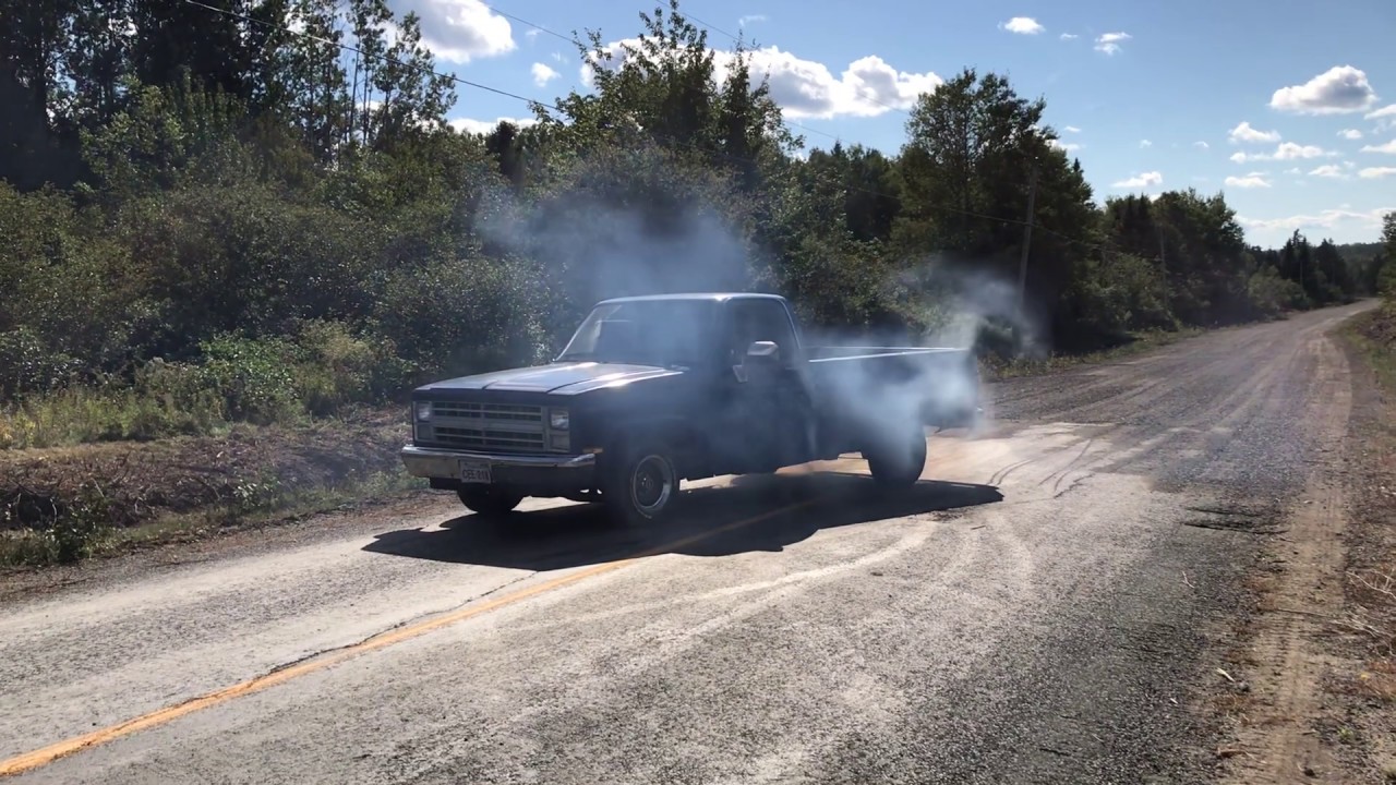 1985 Chevy c10 burnout - YouTube