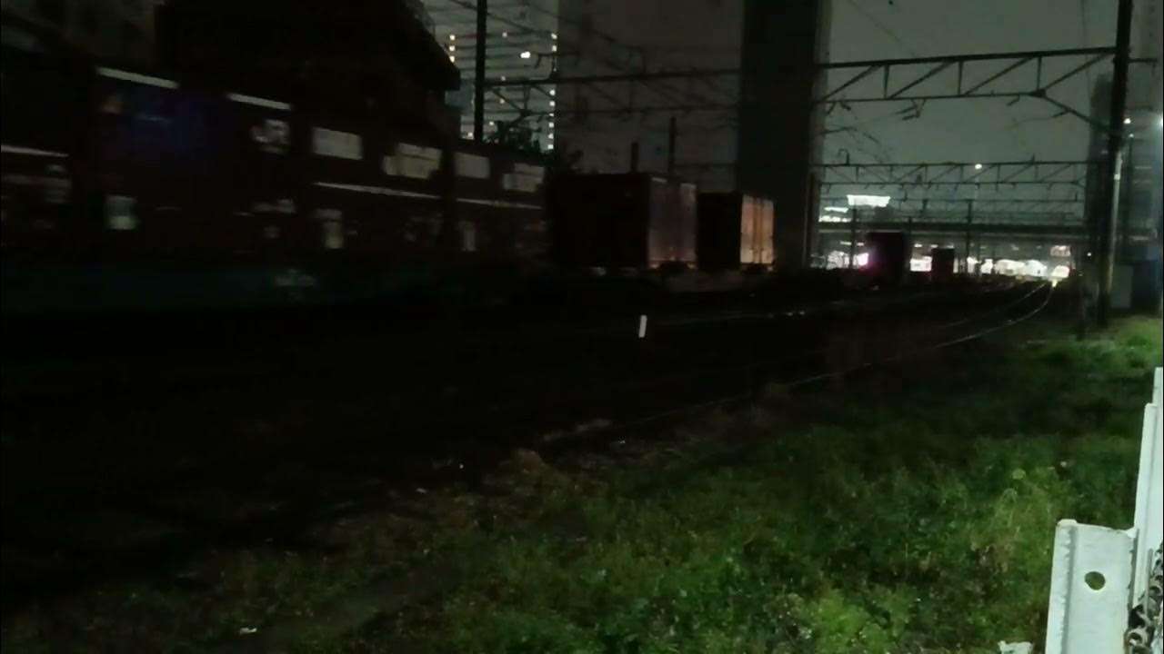 EF210−362 1058列車 - YouTube