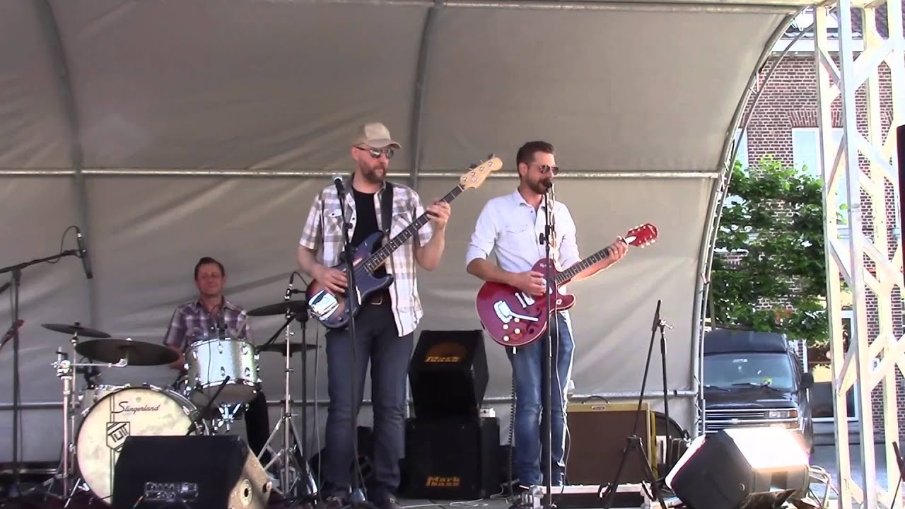 2 Live optreden JJR band 11 6 2015 Peer - YouTube