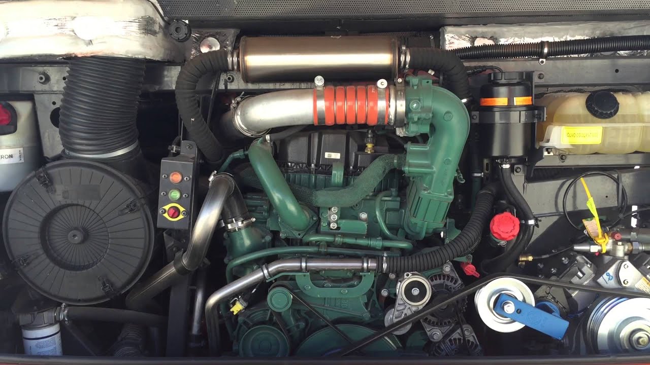 MOTOR VOLVO B11R a relentí - YouTube