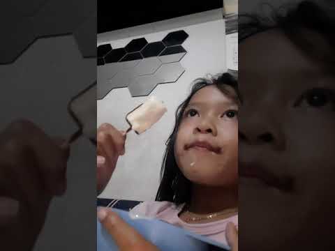 makan es krim magnum 🤤