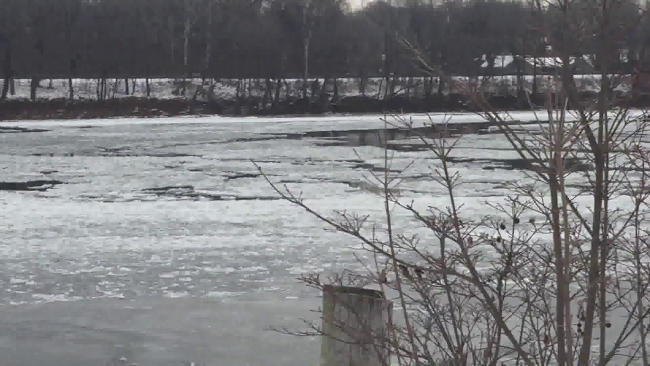 Frozen Delaware river | Washington crossing - YouTube