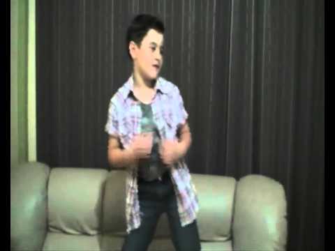 RICARDO DANÇANDO CAMARO AMARELO E DANÇA KUDURO
