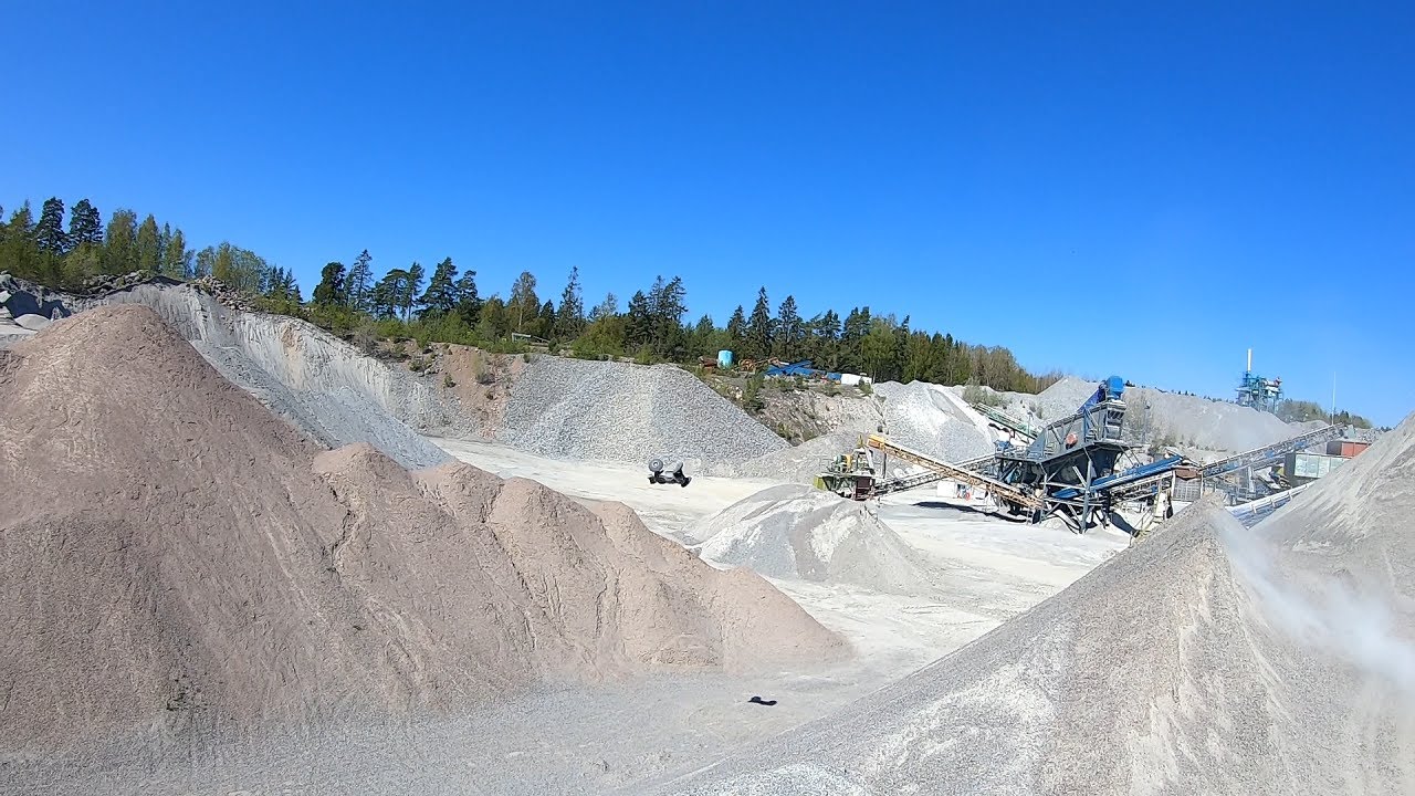 Finaly Awsome Random Bash Dusty G-Pit With The Traxxas Sledge - YouTube