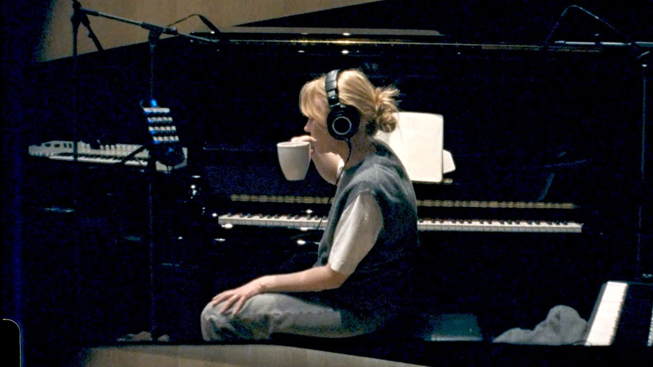 Lucy Rose - Scared of Loving Wild Again (Live) - YouTube