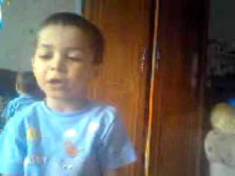 Azərbaycan himni balaca uşaq deyir