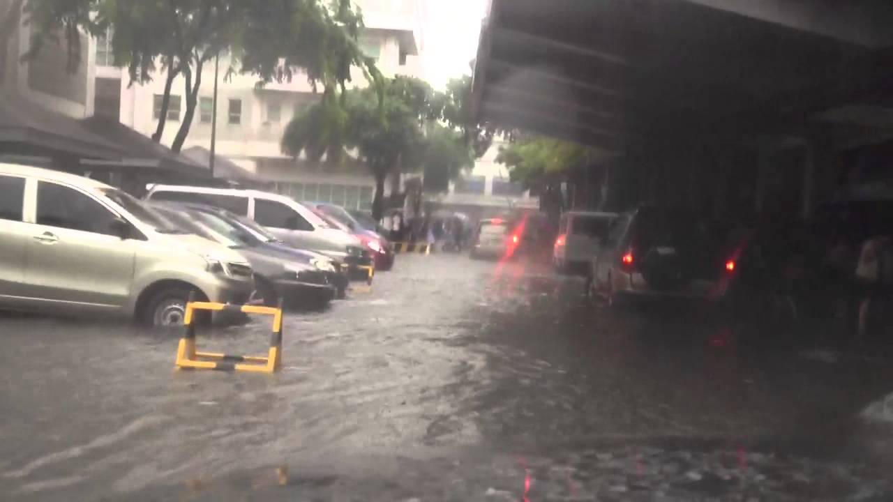 Flood inside UST (what's new?) - YouTube
