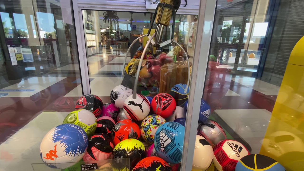 Won basket ball at e-Claw machine! 🏀 - YouTube